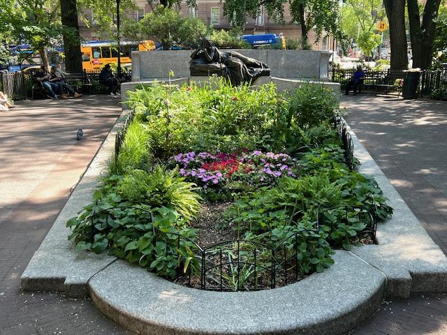 Straus Park | mywalkinmanhattan